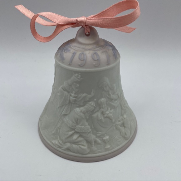 Lladro | Holiday | Lladro 997 Bell Beautiful Detailed Nativity Scene ...